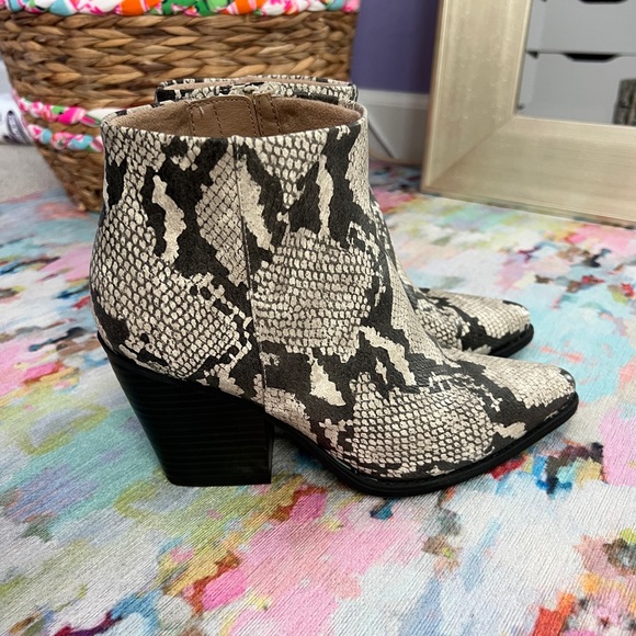 SOUL Naturalizer | Shoes | Snake Booties | Poshmark